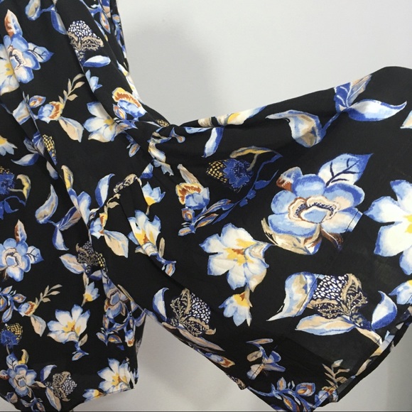 White House Black Market | Tops | Nwt Whbm Off The Shoulder Floral ...